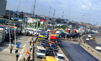 Navy to begin 2nd phase clearance on Oshodi/Apapa expressway - Vanguard ...