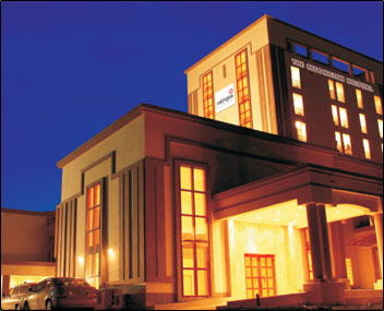 Reddington performs 1st keyhole prostate cancer surgery in Sub-Saharan ...