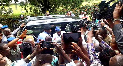 Photos: How Olu Falae was freed - Vanguard News