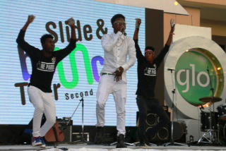 Technology meets entertainment @ Glo Slide 'N'Bounce concert - Vanguard ...