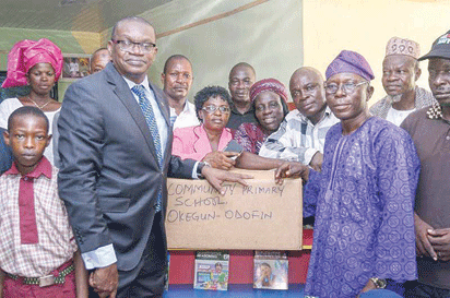 Apapa Family donates N15m books to 125 Lagos schools - Vanguard News
