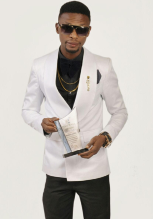 My love for Clinton, and why I dedicated award to her— I Go Dye ...