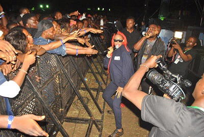 5 surprising reasons you should go to a party alone once in a while ...