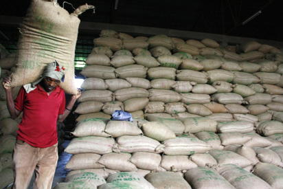 Train named Oba of Benin moving 800 tones of soya beans to Lagos for ...
