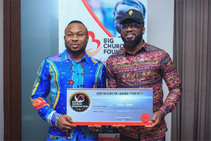 R&B Singer Praiz Adejo bags plots of land in Abuja - Vanguard News