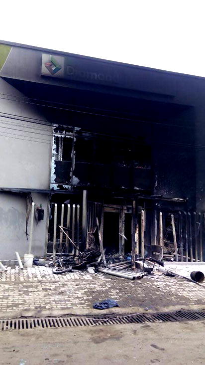Photos: Tanker Drivers Go on Rampage in Apapa, Burn Banks - Vanguard News