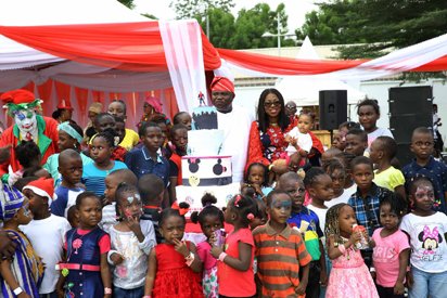 Love at Christmas: Ambode’s wife celebrates Xmas with over 500 ailing ...