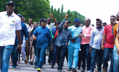 2019: Youths storm PDP headquarters - Vanguard News