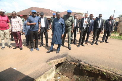 Okowa battles flood in Asaba as water hyacinths overrun Egbema kingdom ...