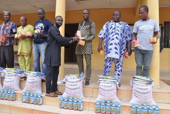 Edo farmers get seedlings, fertilizers, for 320ha maize, rice ...