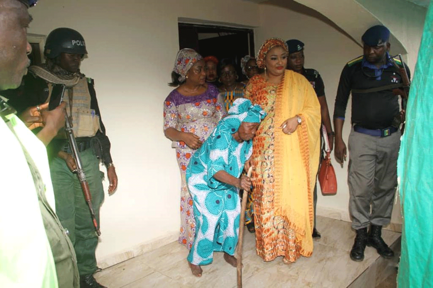 Kogi state governor’s wife, Rashida Bello gives shelter to aged woman ...