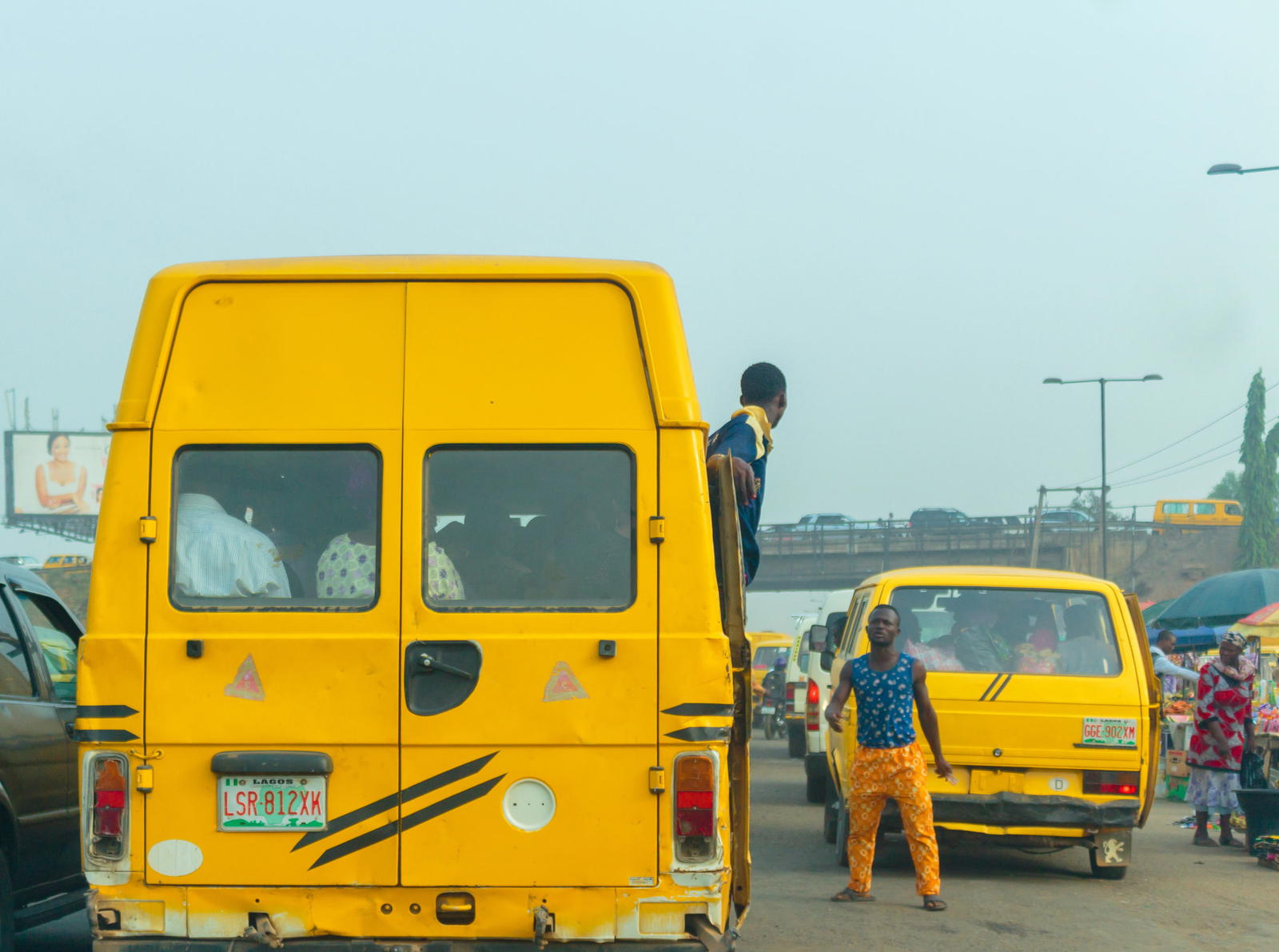 Lagos bus conductor allegedly punches police officer