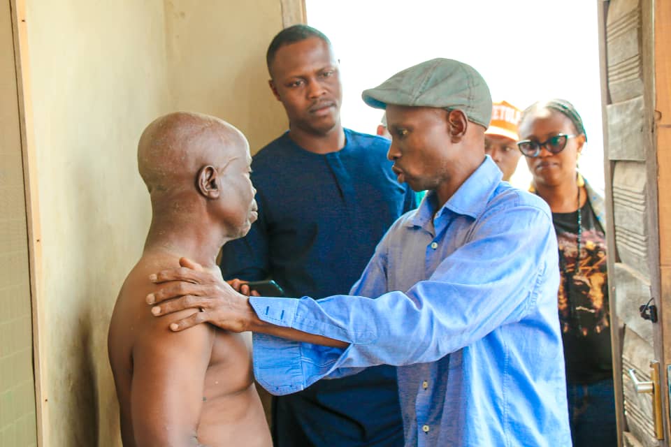 Homeless Nigerian rescued by Osun gov’s wife arrives Nigeria...
