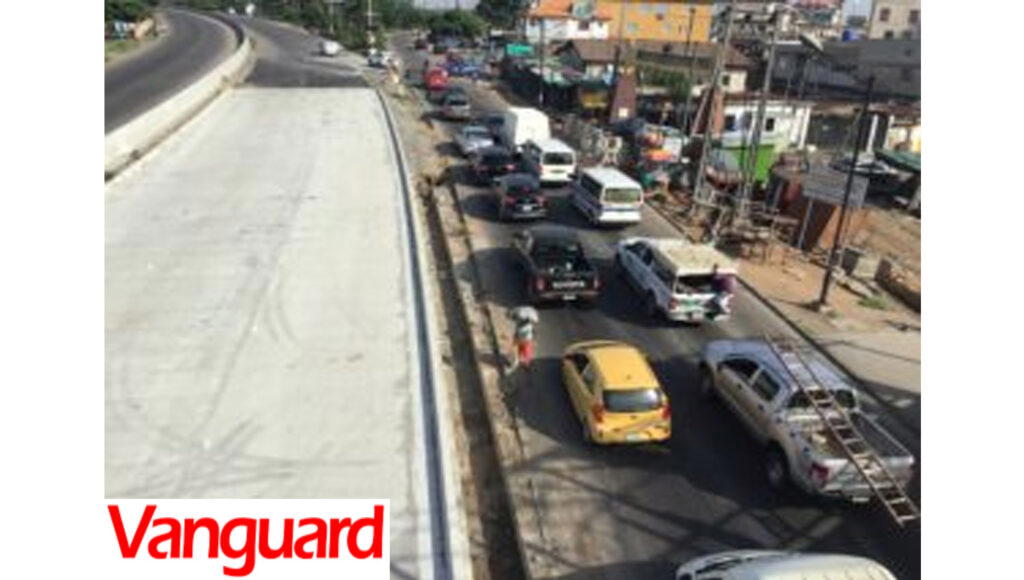 [Photos] Lockdown: Compliance on Gbagada expressway