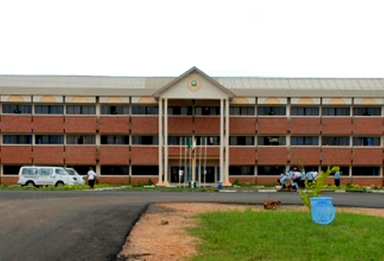 COVID-19: UNIOSUN develops foot operated sanitising cubicle