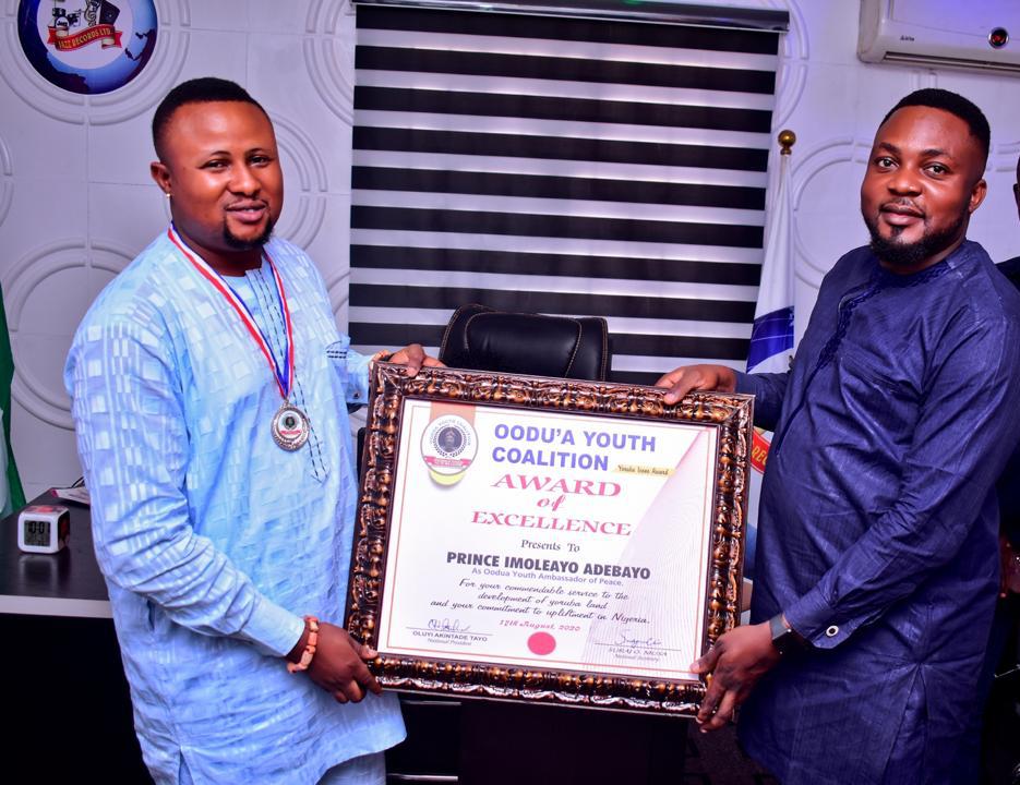 Oodua Youth Coalition honours Imoleayo Adebayo in Lagos