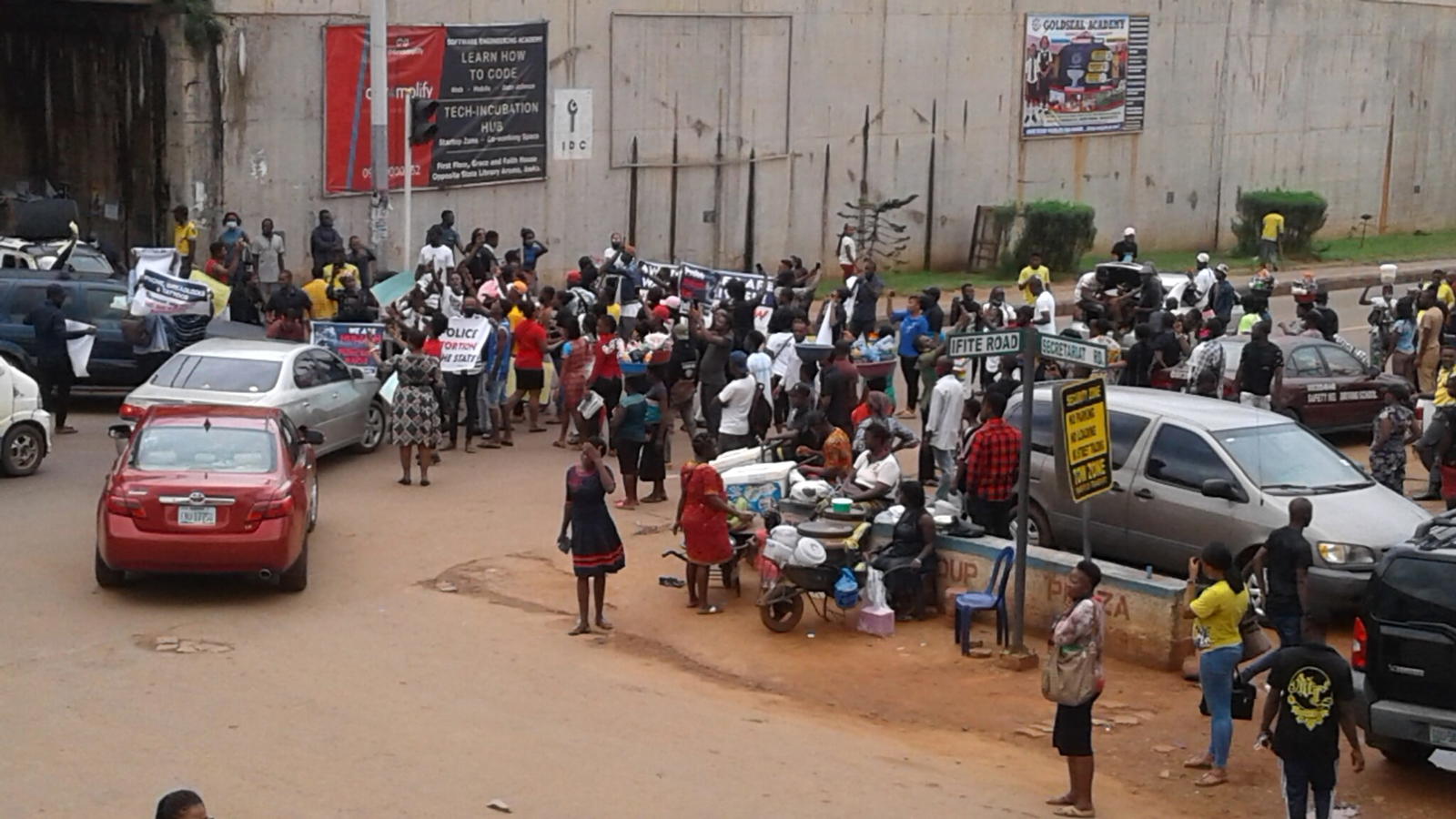 PHOTOS: Awkuzu SARS under lock as protesters paralyse Awka