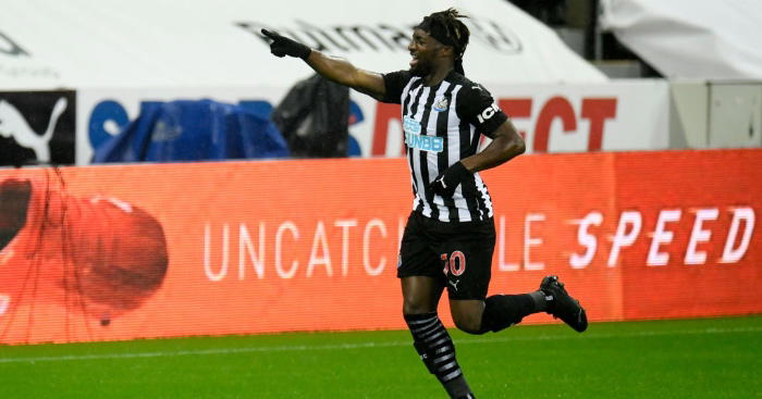 Newcastle ace Saint-maximin signs new six-year deal