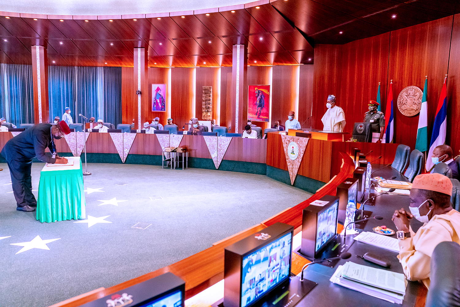 BREAKING: FEC approves new salary structure for police - Vanguard News