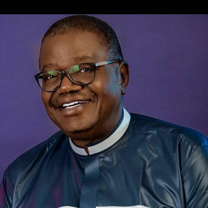 Angry youths attack Ondo commissioner, disrupt meeting on registration ...