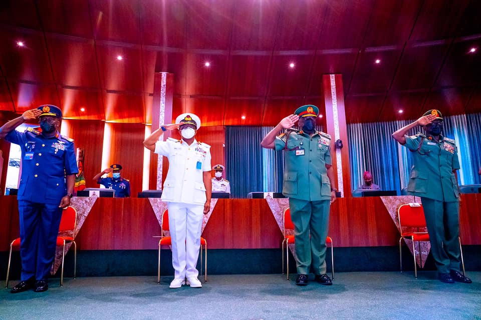 Insecurity: You have few weeks to deliver, Buhari tells Service Chiefs