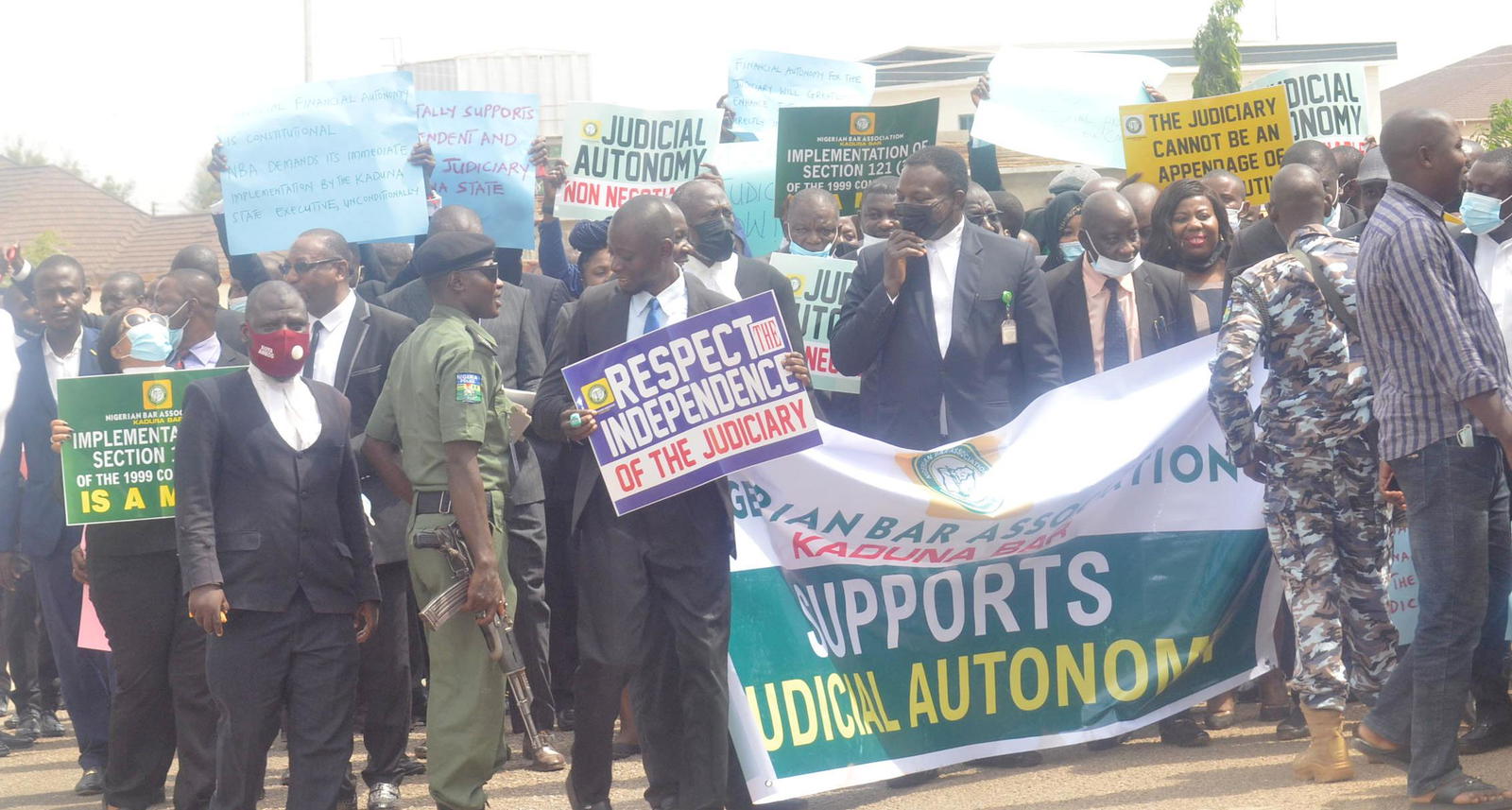 PHOTOS: NBA Kaduna chapter embarks on judicial autonomy protest