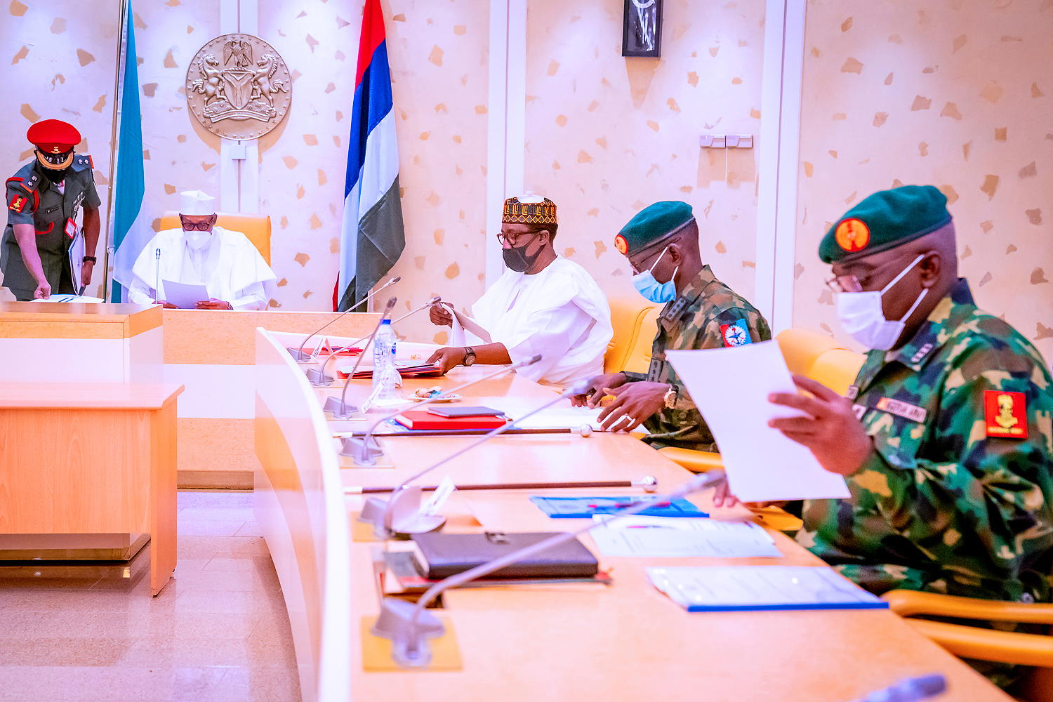 Buhari presides over crucial security meeting at Aso Villa - Vanguard News