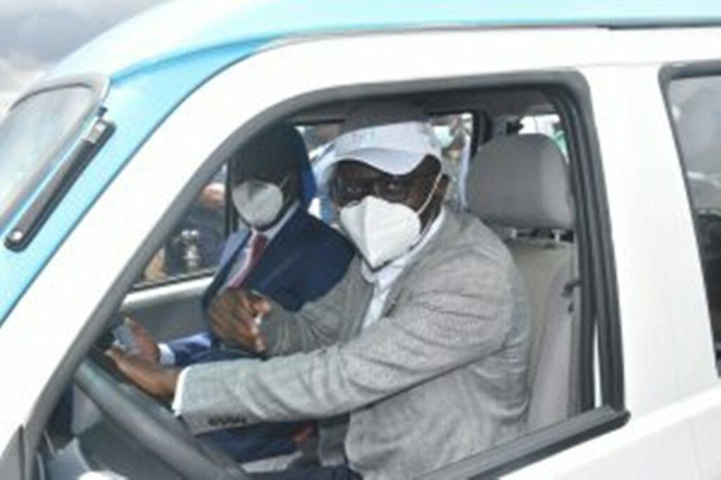 Lagos Govt unveils 500 mini buses for intra-city transportation