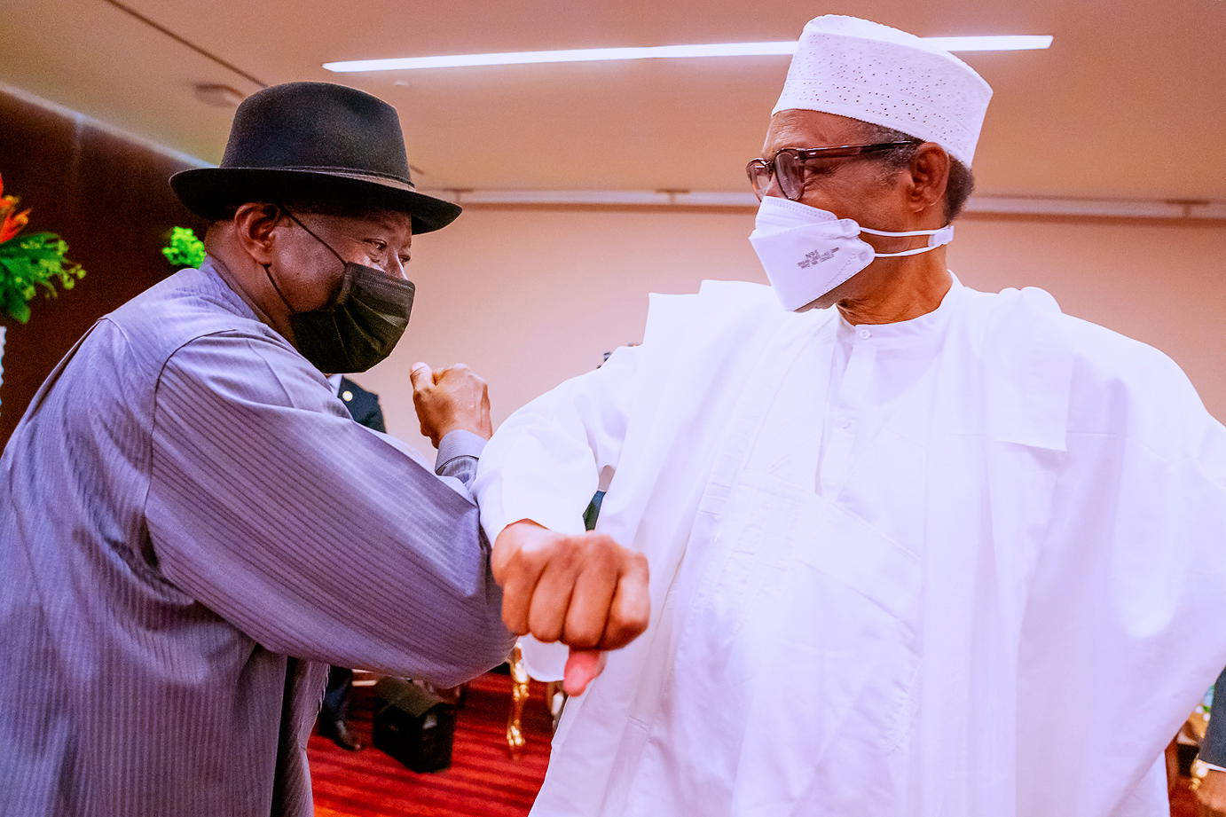 Buhari urges ECOWAS leaders to mount pressure on Mali to return to ...