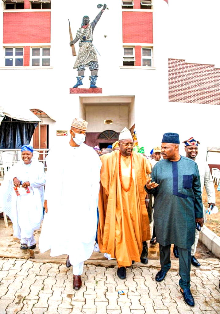 Ibadan indigenes honour Sports Minister with merit award - Vanguard News