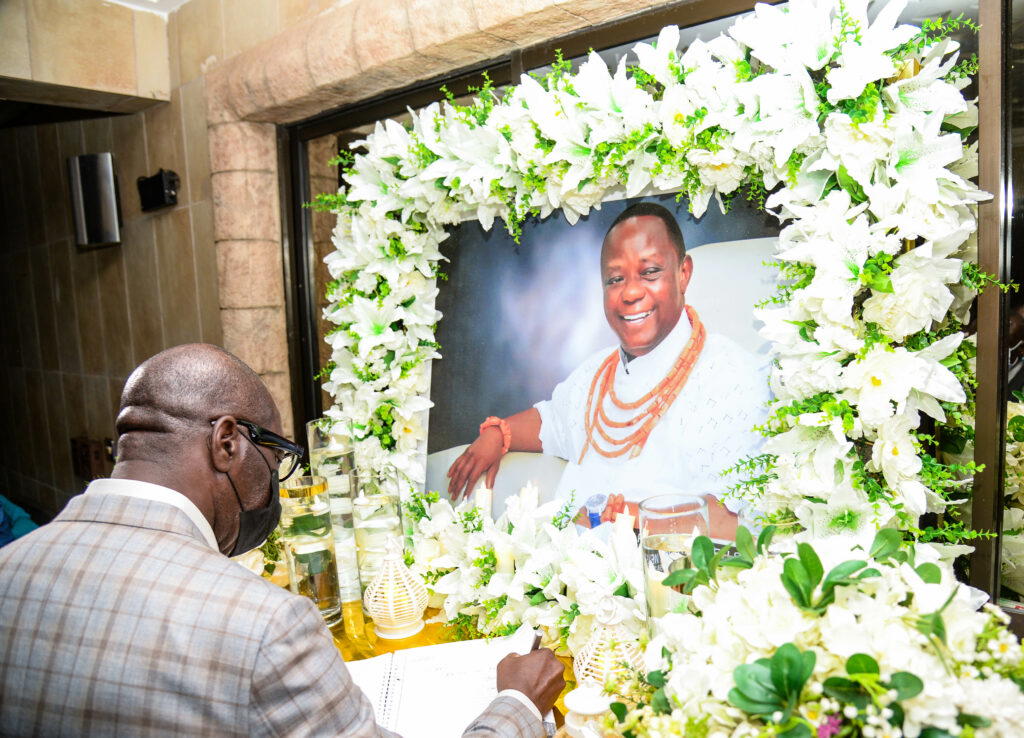 Obaseki eulogises late Captain Hosa Okunbo, celebrates life of selfless ...