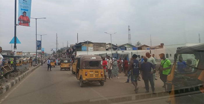 Commuters stranded in Lagos, as 'Danfo' drivers withdraw services over ...