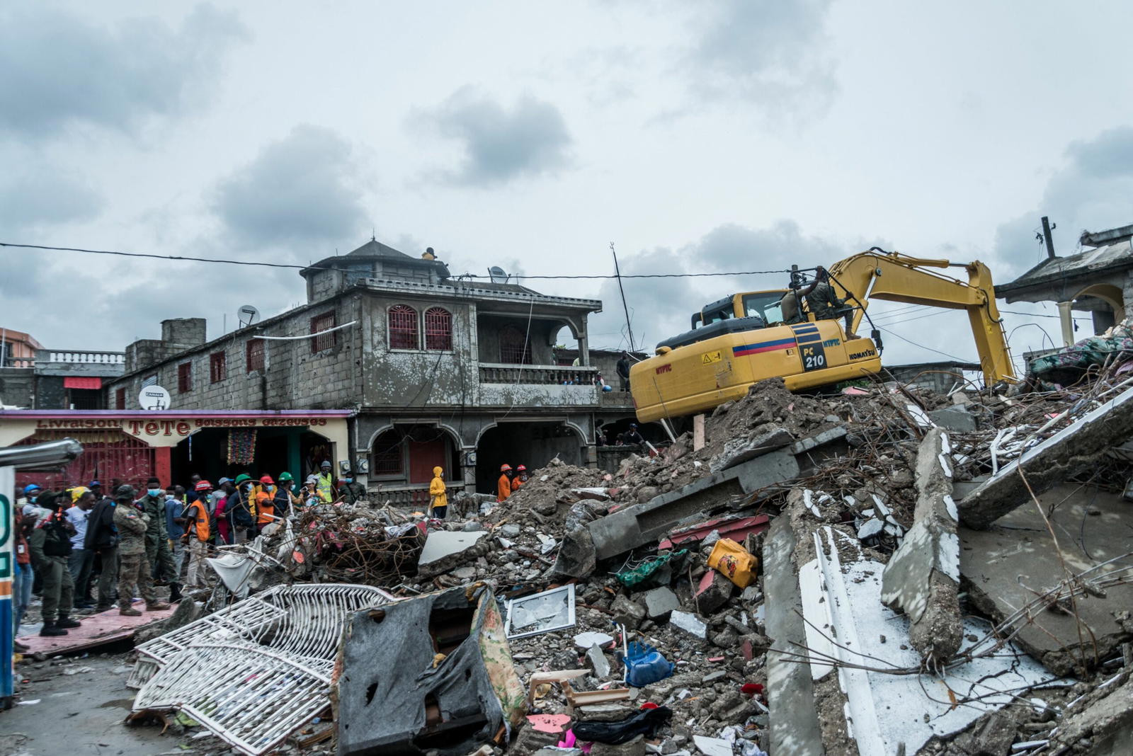 Haiti Earthquake Nigeria Rebuilds Collapsed School Haiti Earthquake Nigeria Rebuilds Collapsed School