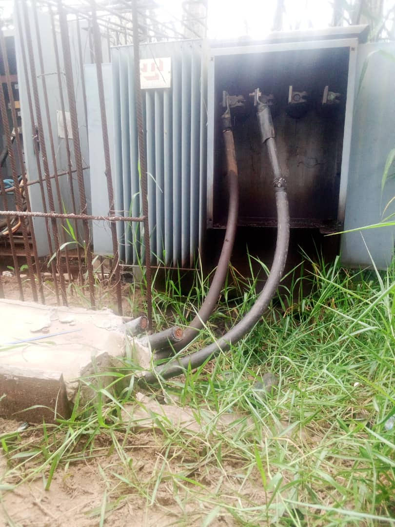 Police rescue suspected EEDC transformer vandal from angry residents in ...