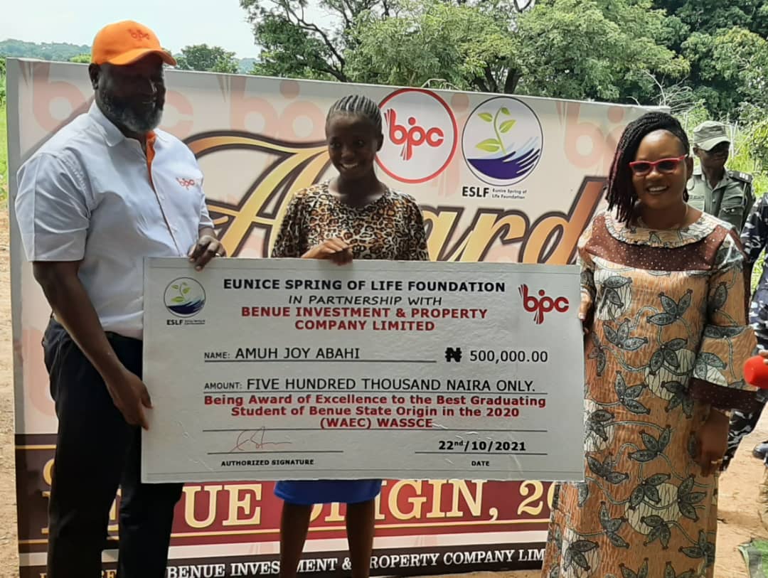 2020 Best Benue WAEC student gets N500,000 scholarship for university ...
