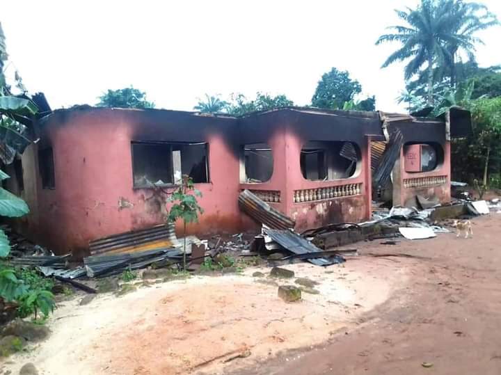 Imo Monarch escapes death, as hoodlums burn palace, houses, vehicles ...