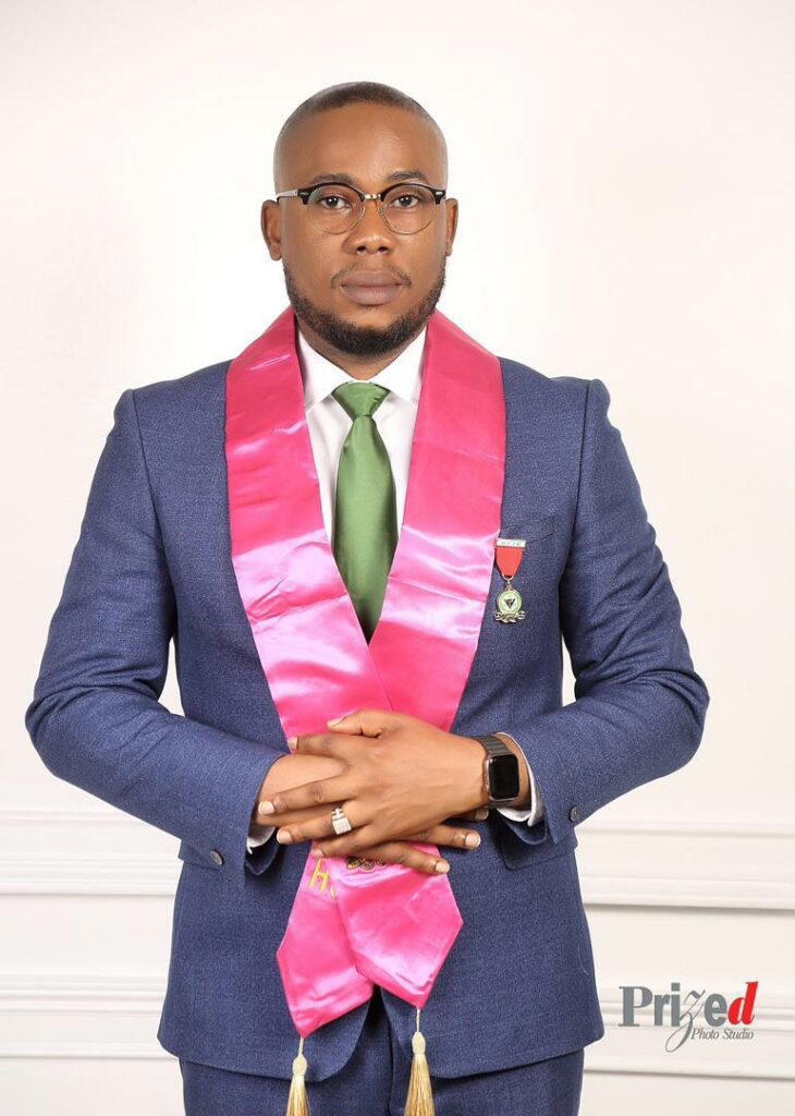 EKSU Alumni felicitates with Falaki over ‘Banker of the Year’ award ...