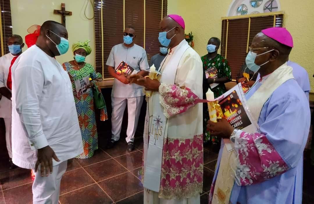 Ugwuanyi attends Festival of Nine Lessons at Holy Ghost Cathedral, Enugu