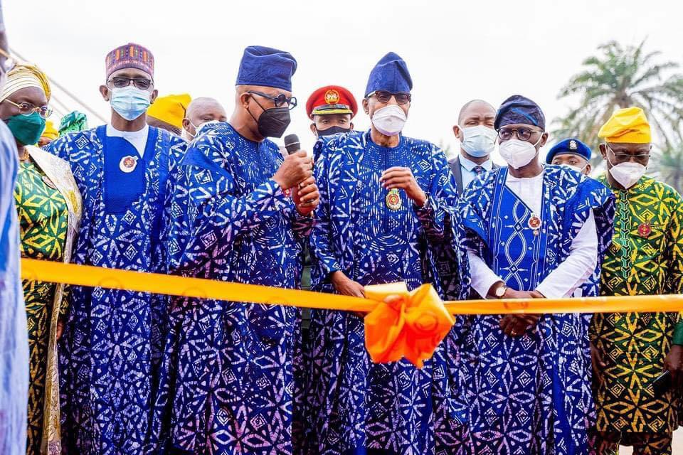 Buhari commissions 14km Ijebu Ode-Mojoda-Epe Road, says Gov Abiodun has justified mandate ...