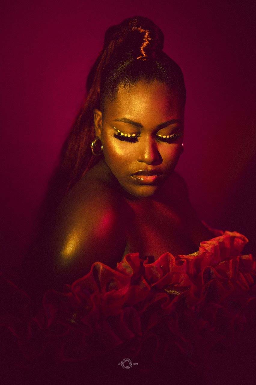 Meet Fast rising singer, Elmina: On the path to change the music scene