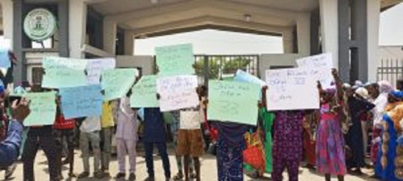 Offa Bank Robbery: Residents protest alleged delay in trial