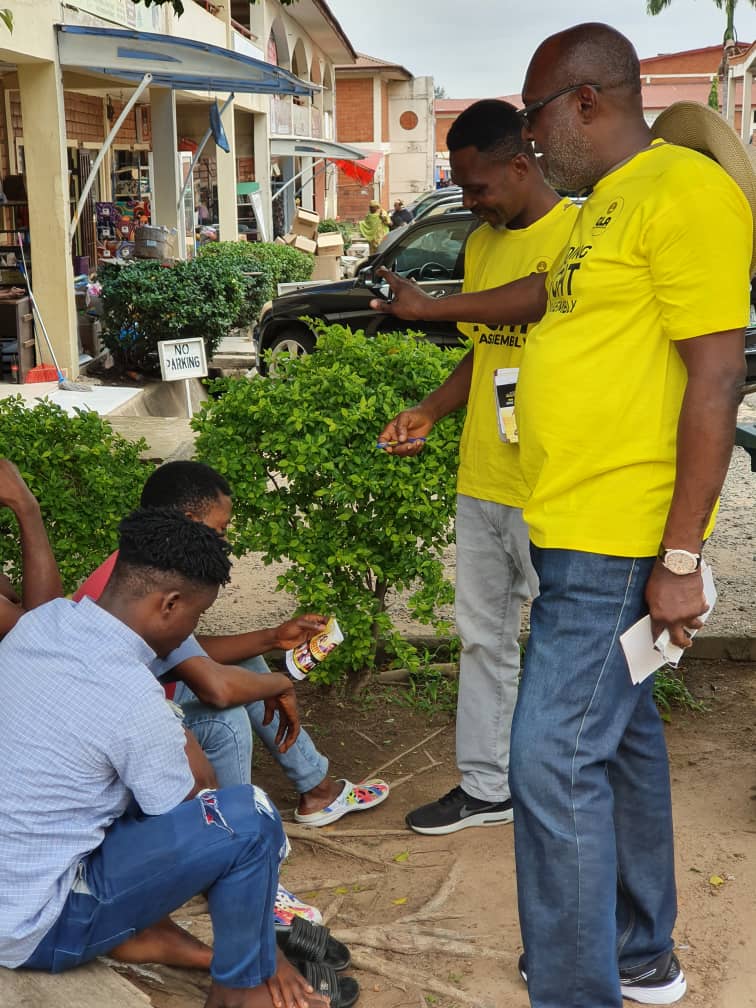 Former PDP Spokesman, Olisa Metuh spotted preaching in Garki Market ...