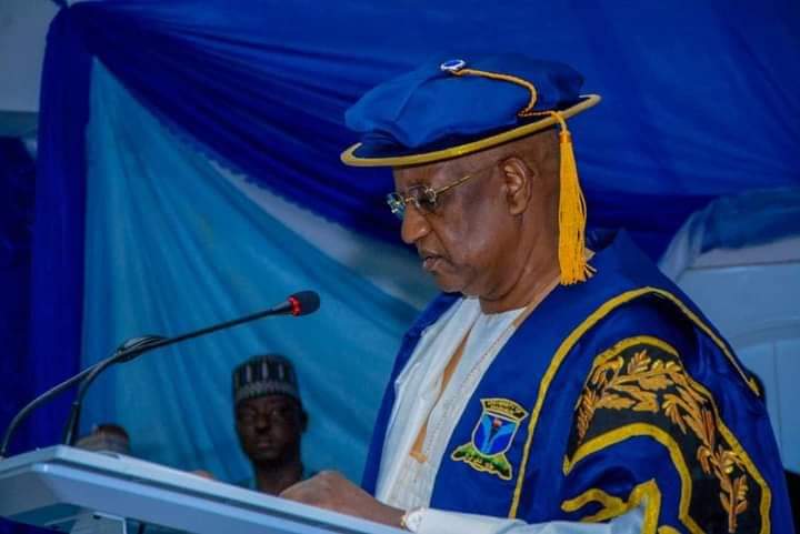 'Call off strike', Buhari begs ASUU, other unions - Vanguard News