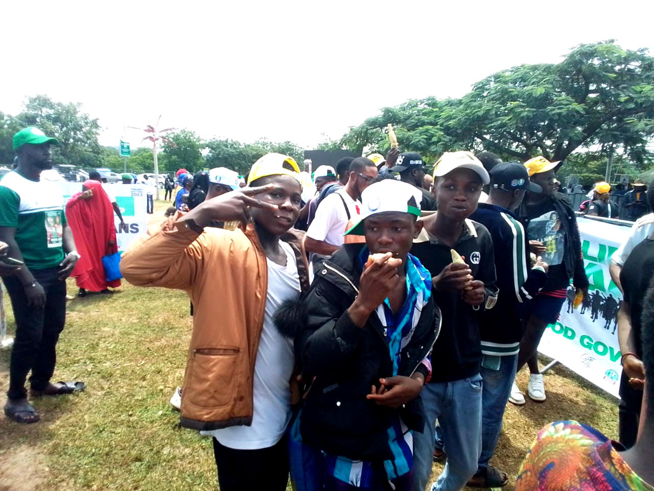 Photos: Supporters eat “Agbado” at City Boy Movement concert in Abuja ...
