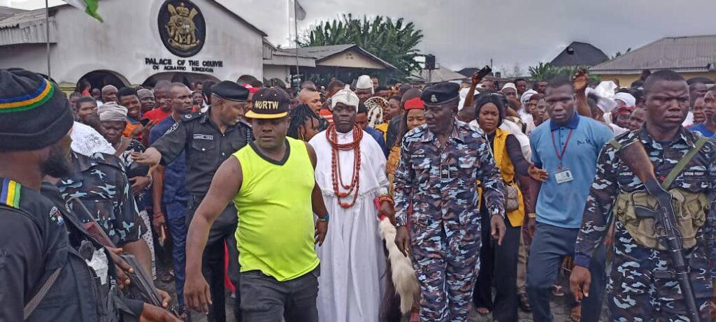 Deposed monarch of Agbarho kingdom regains throne - Vanguard News