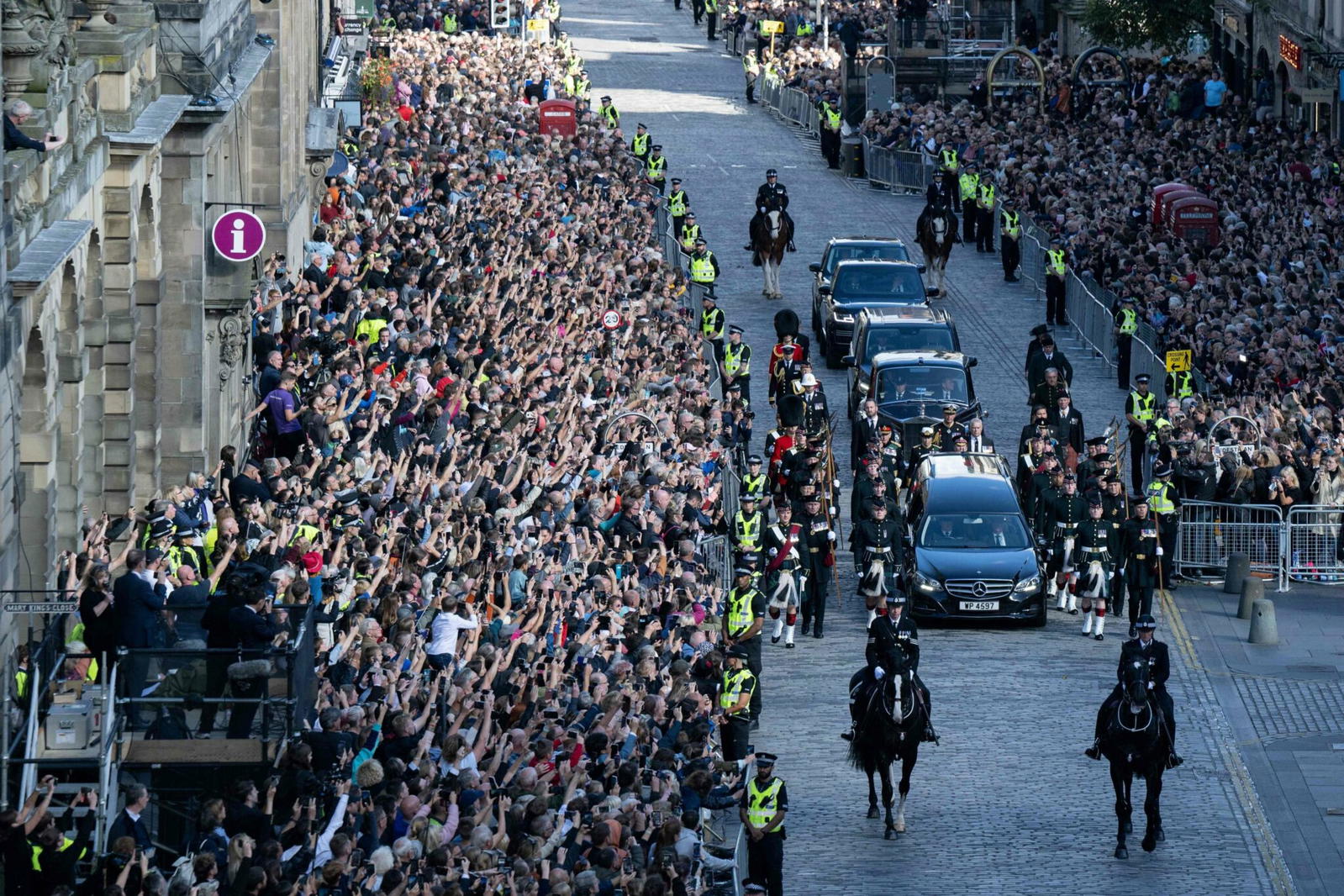 No private jets! World leaders to fly commercial, take buses to Queen ...