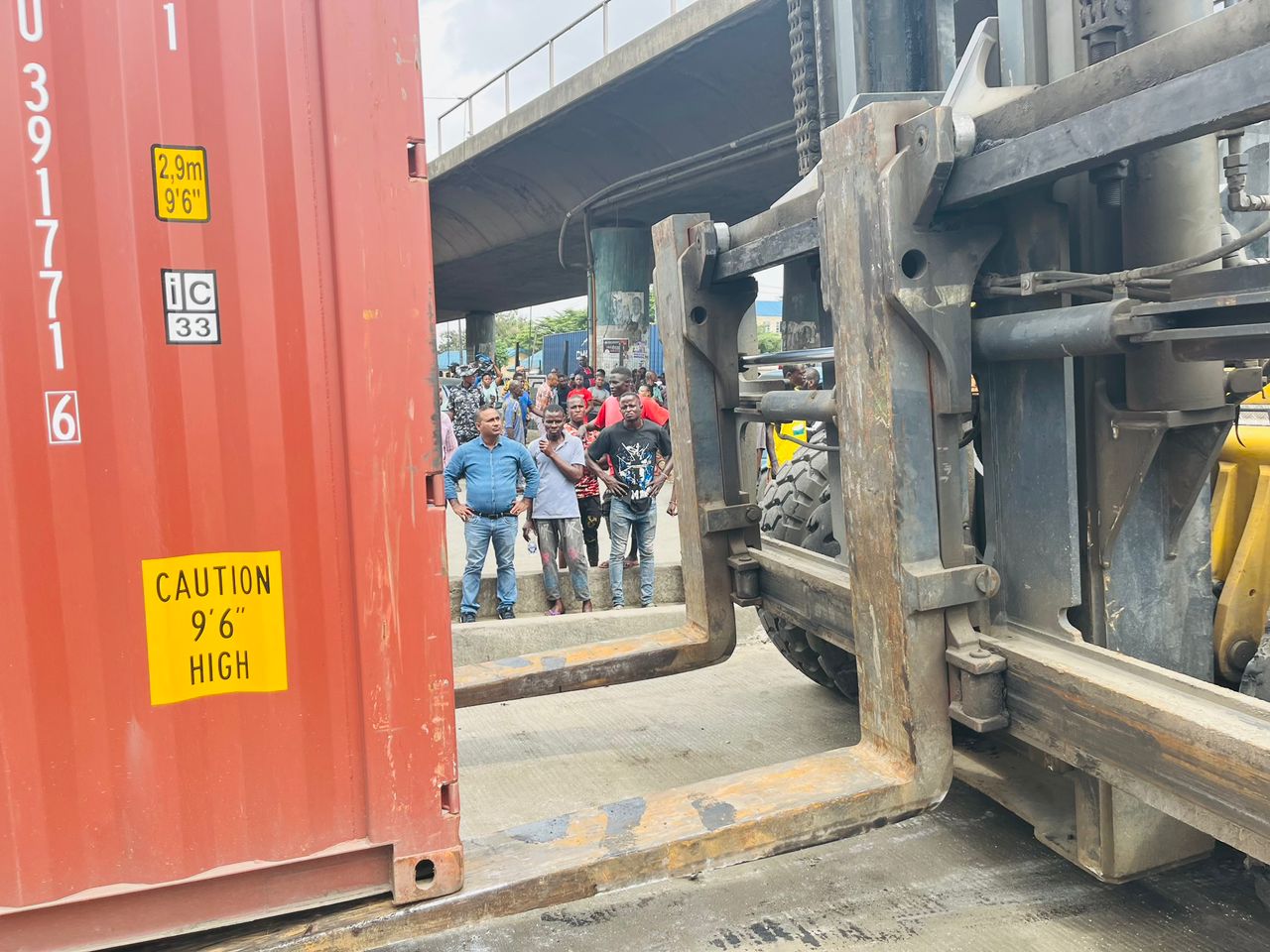 One dead, many injured in Lagos-container accident