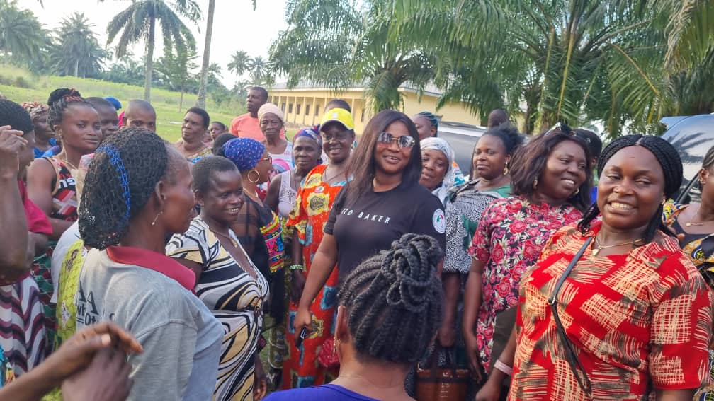 Flood: Adasen donates relief materials as Okowa urges appointees to ...