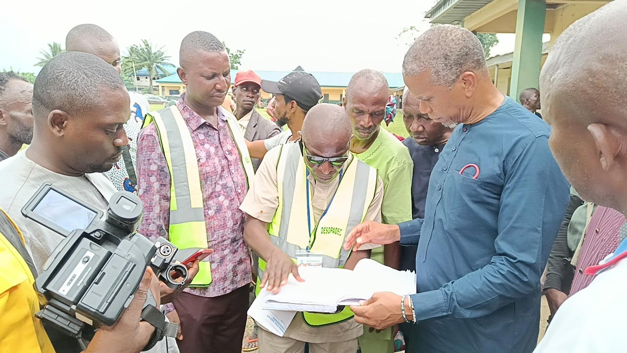 Ede Dafinone donates relief materials to flood victims in Delta Central ...