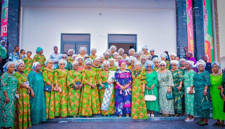 Oyetola inaugurates 'Akoni Obinrin' for Tinubu/Shettima in Osun ...